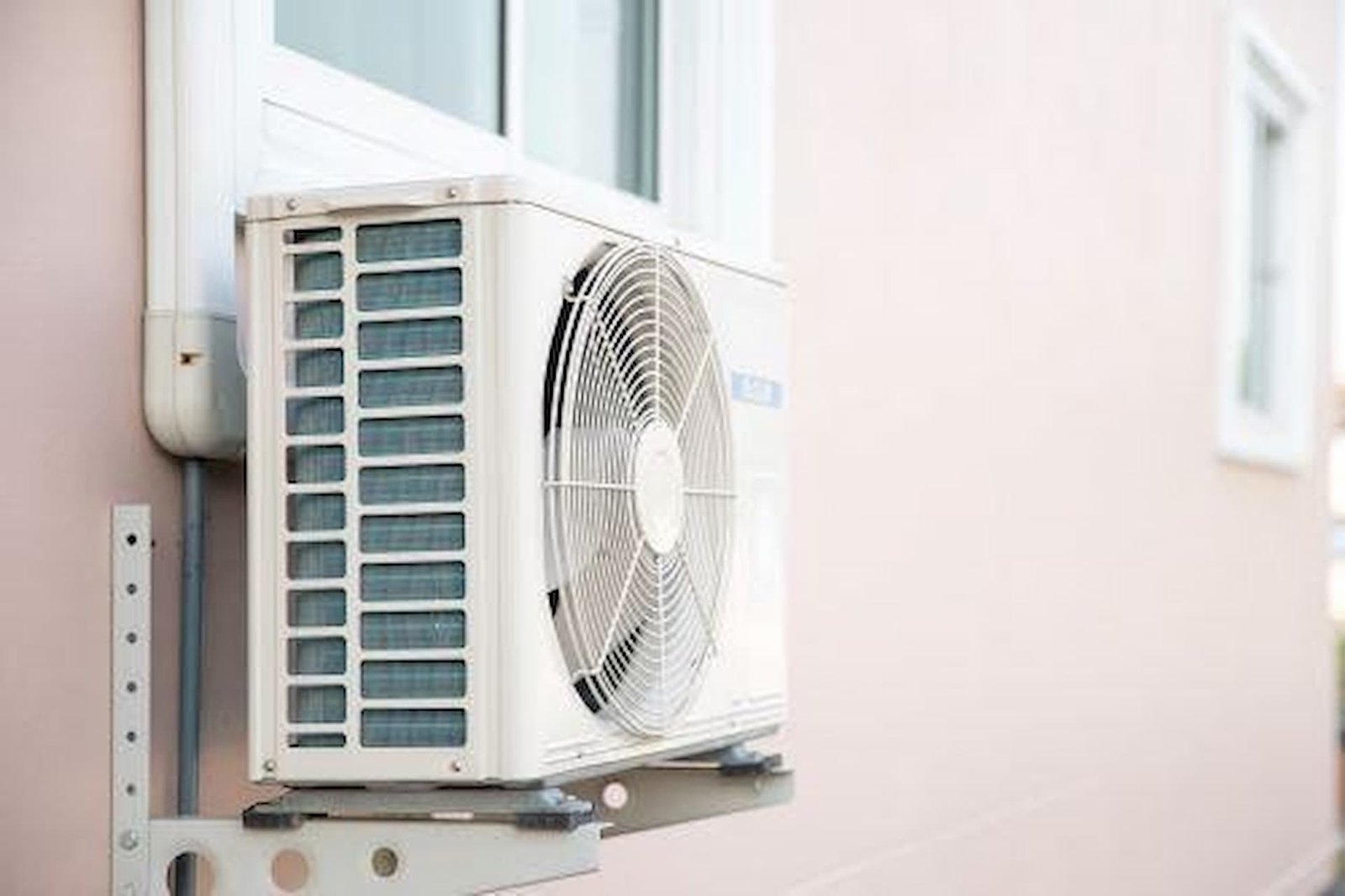What Are The Pros And Cons Of A Mini Split Heat Pump 